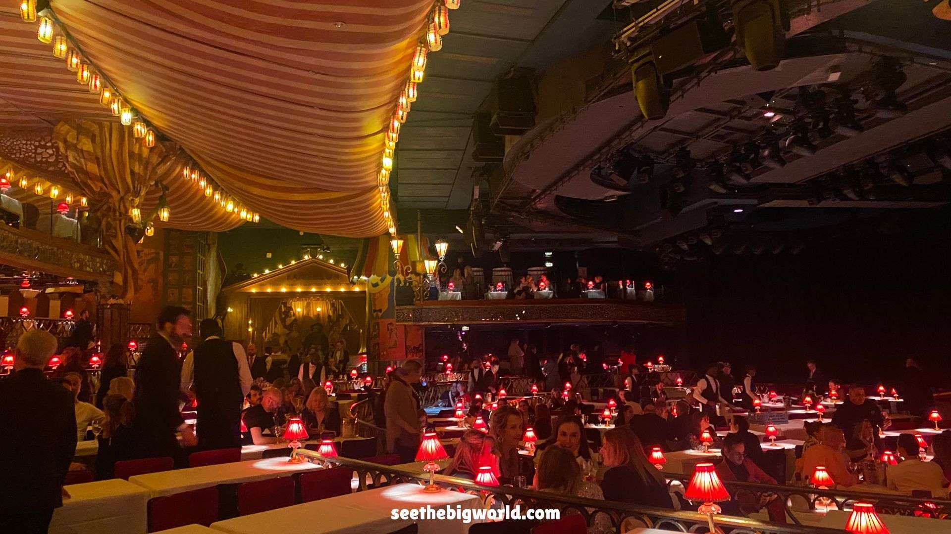 Moulin Rouge Review – Is it worth going? Tickets, Dress Code, Seating Guide